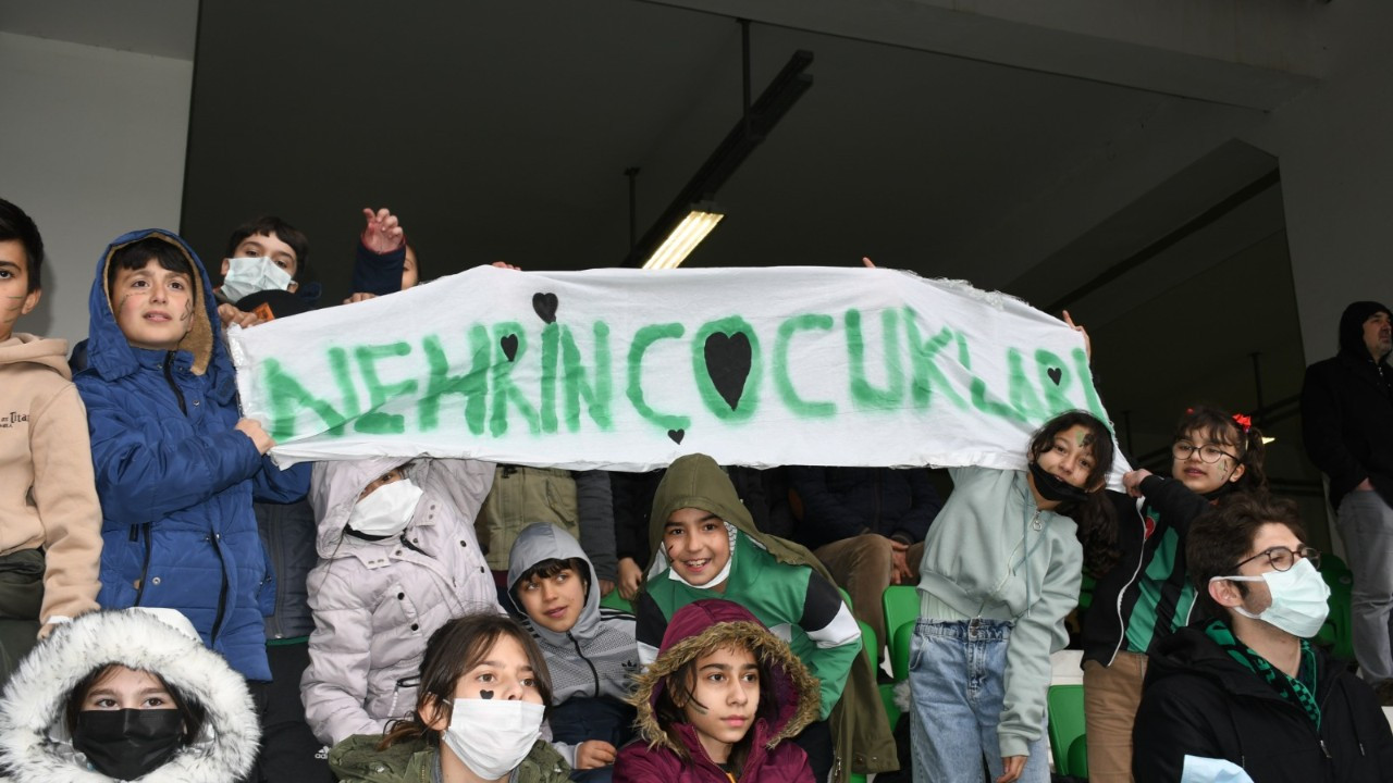 Nehrin Çocukları Tribünde, Sakaryaspor Zirvede - Haberfokus