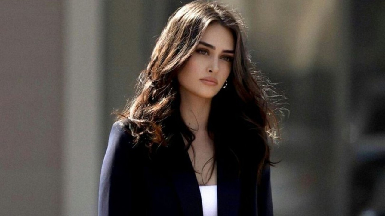 Esra Bilgiç Kimdir? Esra Bilgiç Nereli ve Kaç Yaşında? Esra Bilgiç Evli ... Esra Bilgiç Kimdir? Esra Bilgiç Nereli ve Kaç Yaşında? Esra Bilgiç Evli ...